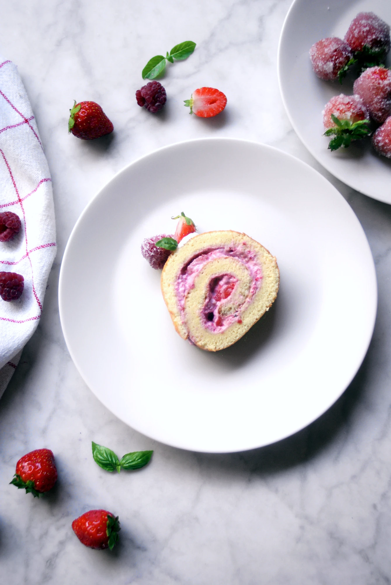 Summer Berry Roulade with Raspberries, Strawberries and Basil: Easy ...